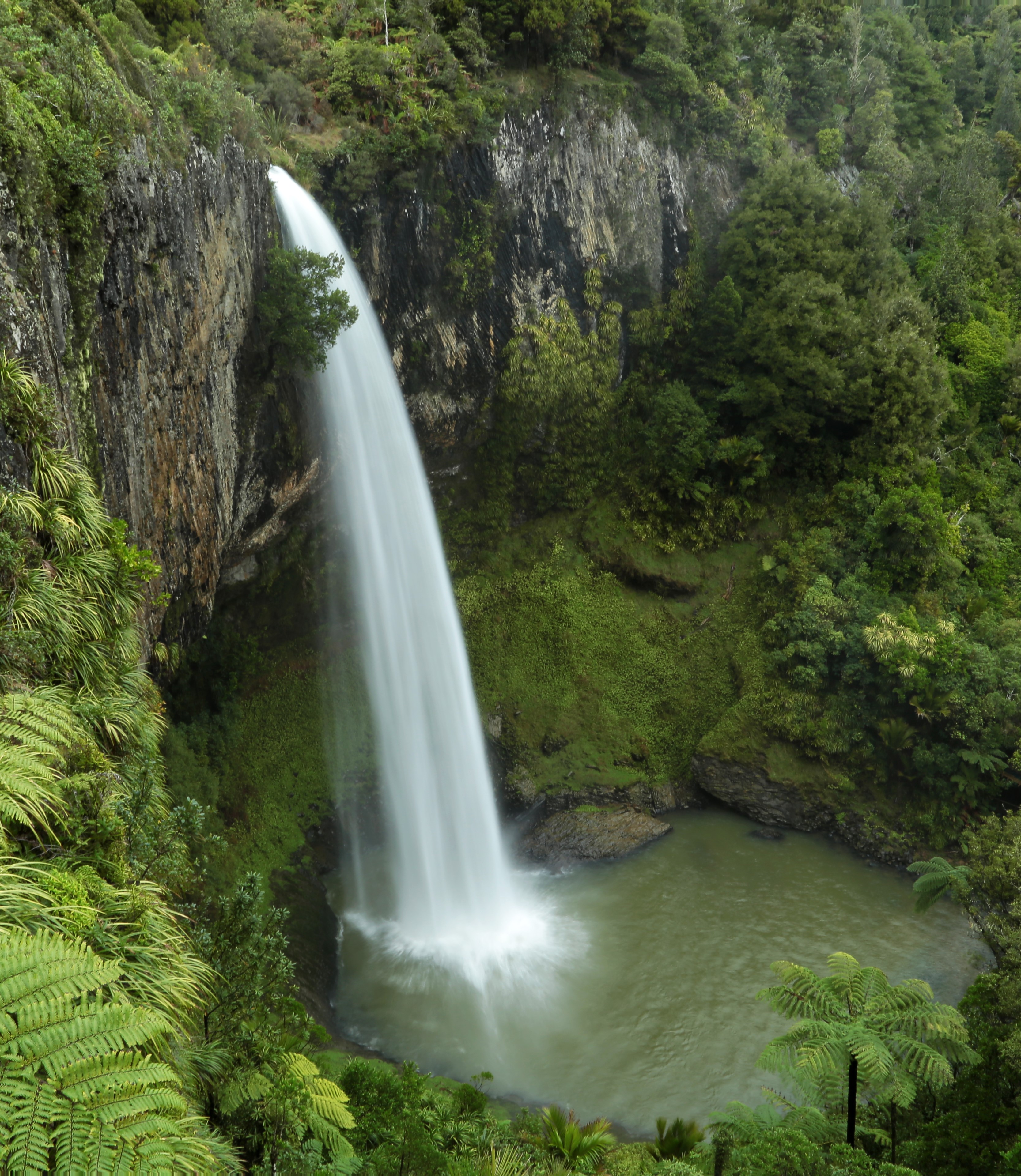 Waterfall_2_raglan-1 – PiwiWiwi – New Zealand Campervan Rentals